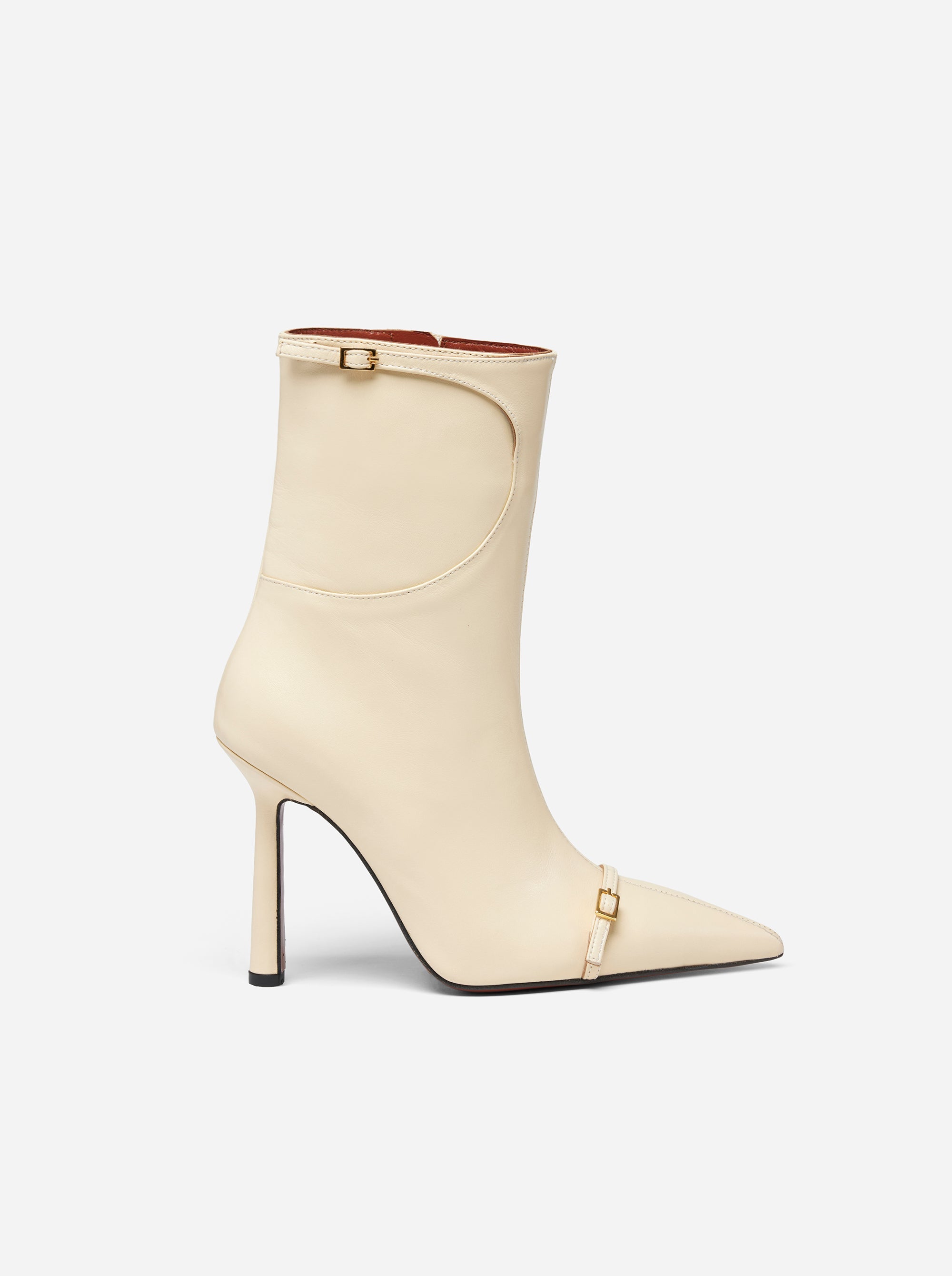 Pointy Toe Ankle Boots Vanilla Soft by Manu Atelier